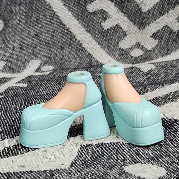 Bratz | Toys | Bratz Doll Cloe St First Edition Baby Blue Platform ...